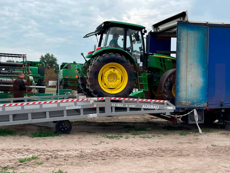 Mobili pakrovimo rampa ir stacionari rampa pagal užsakymą - AUSBAU